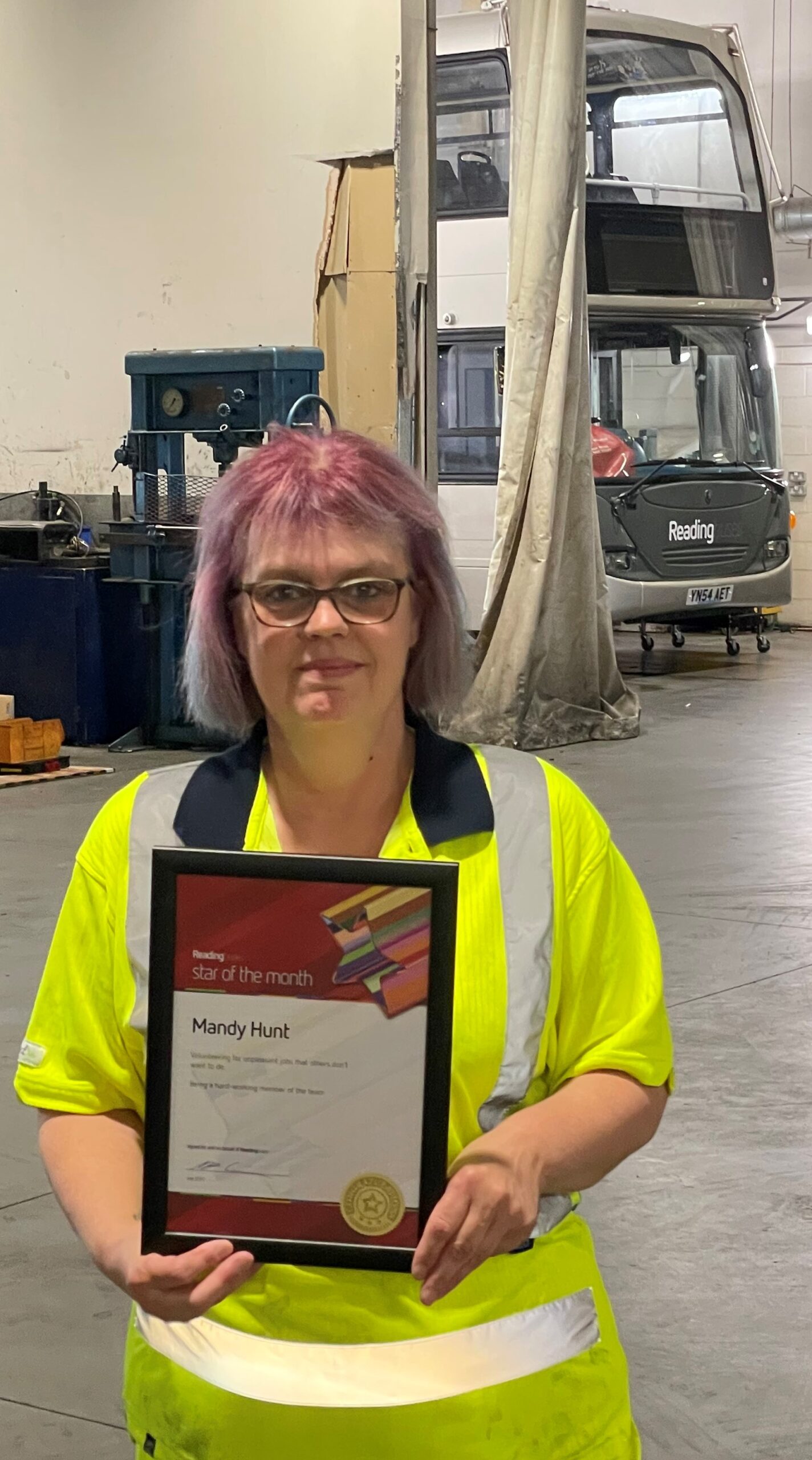 AWARD FOR READING BUSES DRIVER WHO COMMUNICATES WITH A FIVE YEAR OLD ...