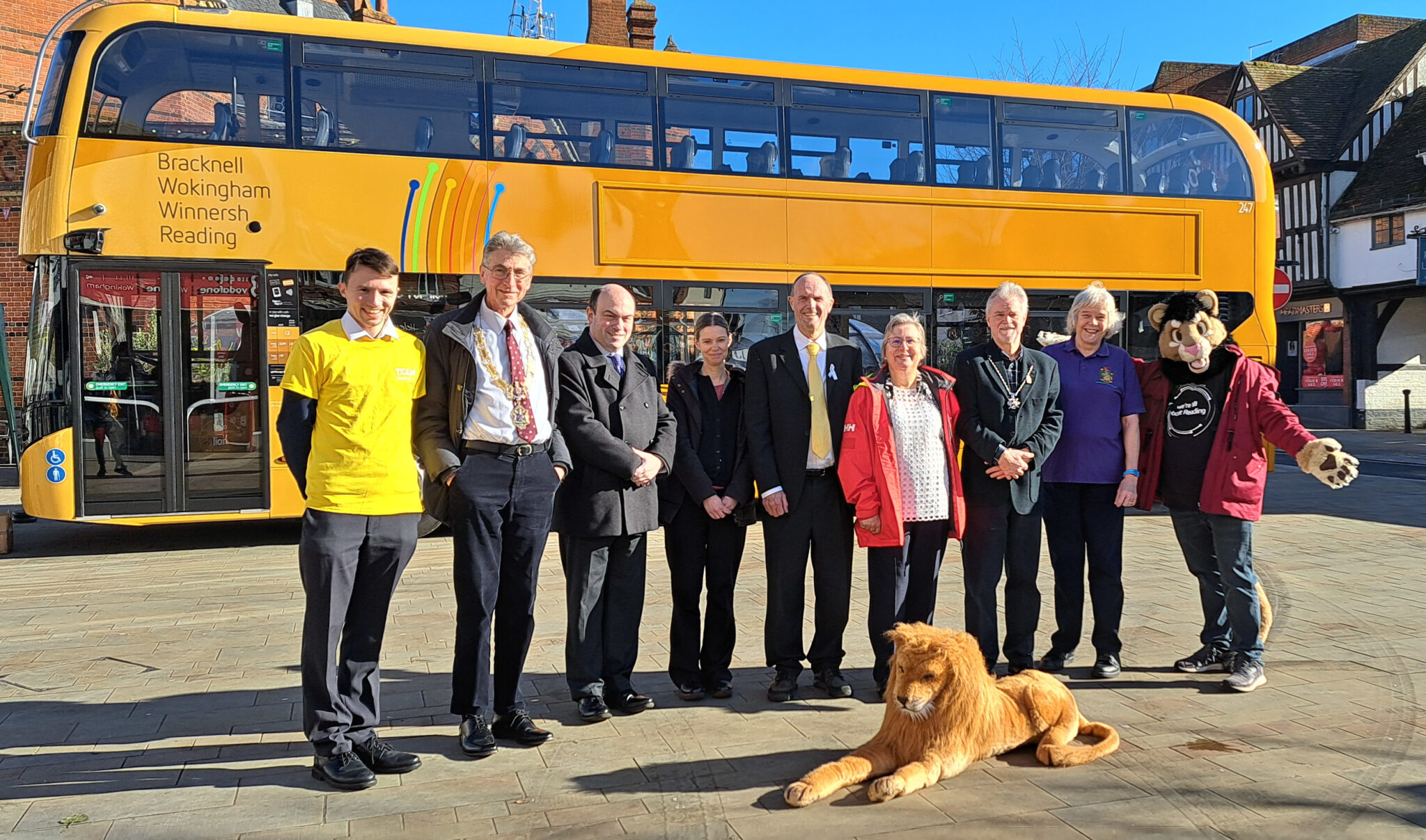 Lion Roar For Launch Of New Buses - ALBUM